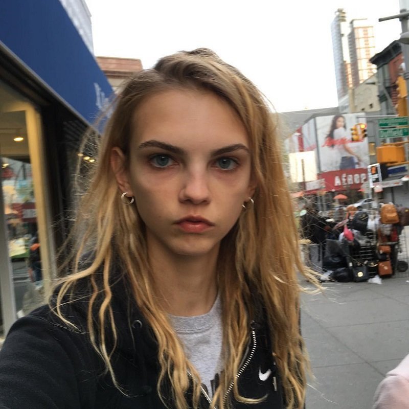 Это новая модель Chanel Молли Бейр | Пикабу