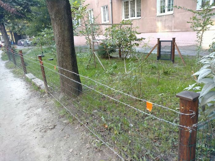 Увлеклись оградой для клумбы | Пикабу