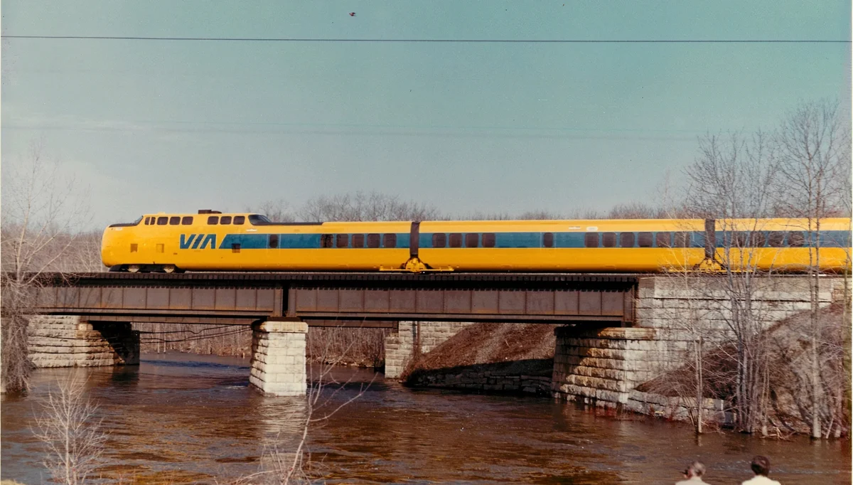 Газотурбинный поезд UAC TurboTrain | Пикабу