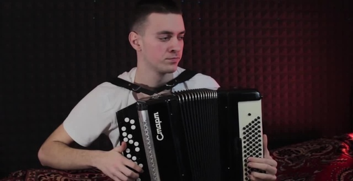 Lil Peep & XXXTentacion - Falling Down (cover on accordion) | Пикабу